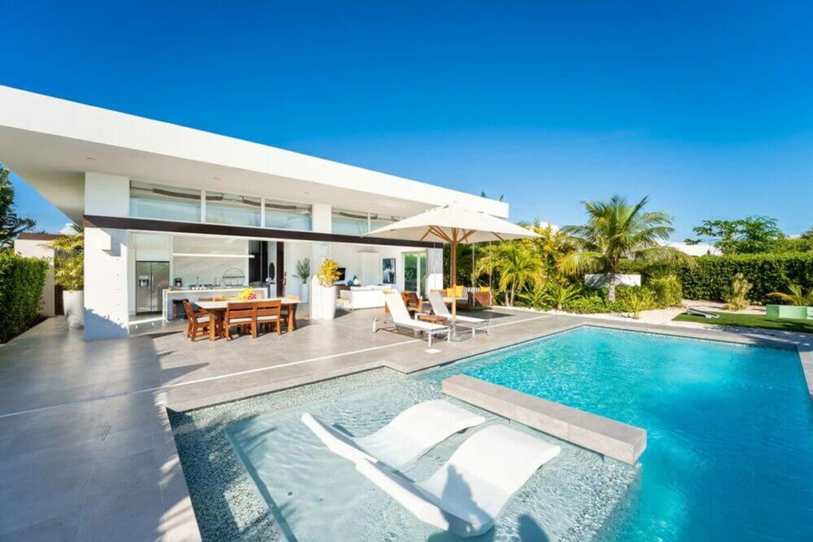 White Villas: Luxury Turks Beach Resort Villas For Rent